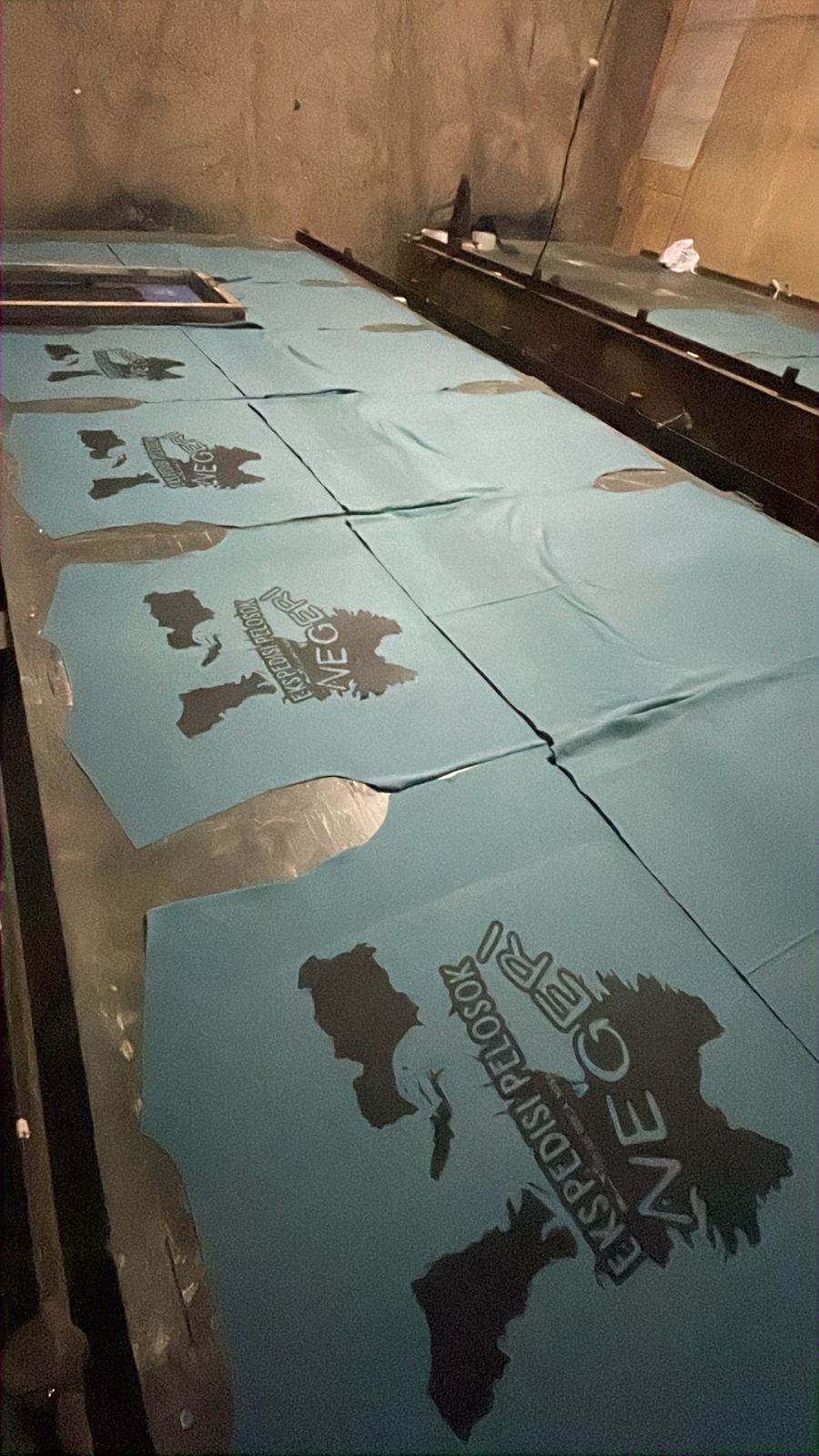 Jenis Bahan Kaos Terbaik untuk Cetak Sablon Custom - KOSAGA GARMEN
